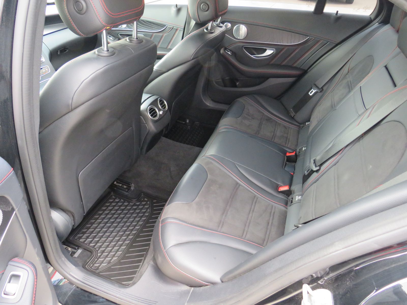 2018 Mercedes-Benz C-Class 2018 Mercedes-Benz C-Class