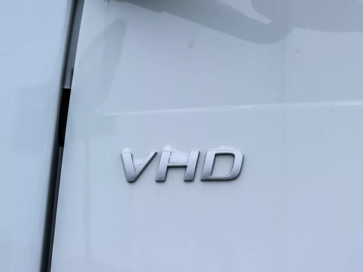 2024 Volvo VHD 200